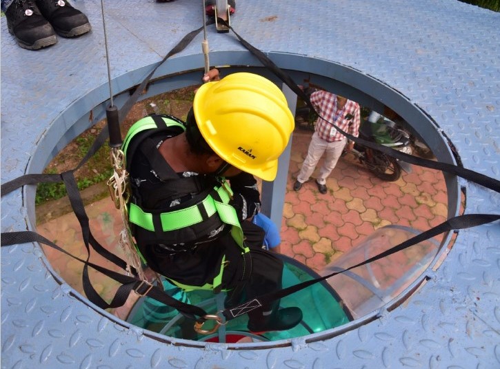Training Material for Sewer Entry Professionals - Urban Management Centre